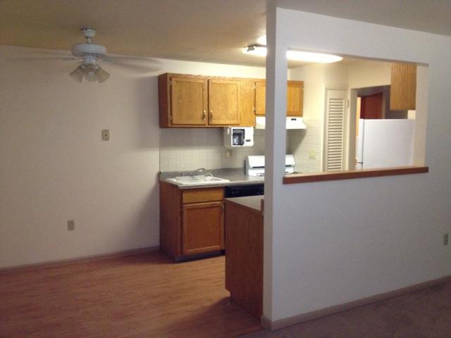 Rockwood Manor Apartments 1 Bedroom Apartment for Rent at 35 Grimes Rd, Rocky Hill, CT 06067