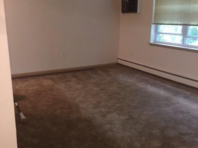 Rockwood Manor Apartments 2 Bedroom Apartment for Rent at 35 Grimes Rd, Rocky Hill, CT 06067