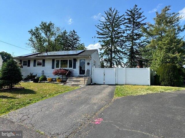 Rocky Brook Ct, Hightstown, Home For Sale