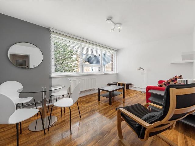 Rocque House, Estcourt Road, Fulham, London SW6, 1 bed flat to rent, £1,850 pcm | PrimeLocation