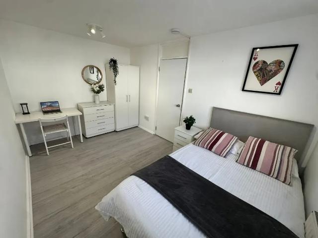 Roden Street, Ilford IG1, Room to rent, £700 pcm | PrimeLocation