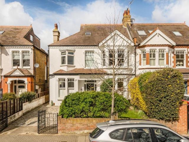 Rodenhurst Road, London SW4 1 bed flat to rent £2,250 pcm £519 pw