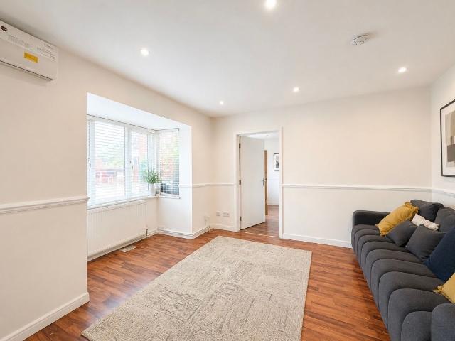 Rodgers Close, Borehamwood WD6, 2 bed property to rent, £1,700 pcm | PrimeLocation