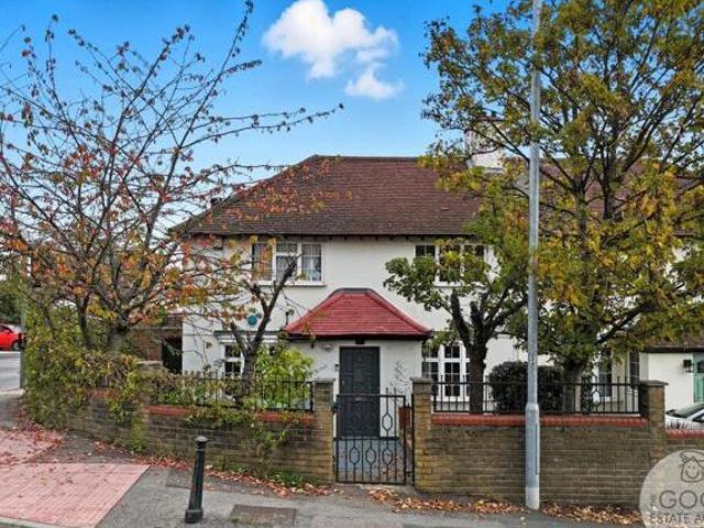 Roding Lane, Buckhurst Hill, 4 Bedroom Semi detached