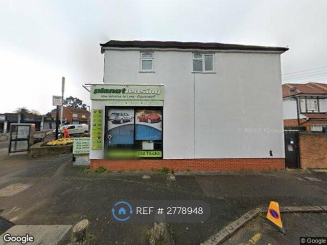Roding Road, Loughton IG10, 1 bed flat to rent, £1,250 pcm | PrimeLocation