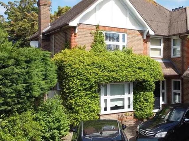 Roding Valley High School, Alderton Hill, Loughton, IG10 3JA, United Kingdom | 4 bed house for rent #127642651 | Rentberry