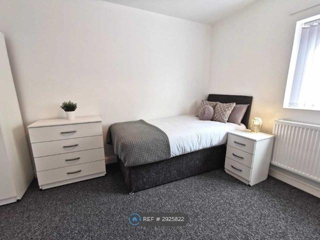 Rodney Close, Birmingham B16, Room to rent, £1,480 pcm | PrimeLocation