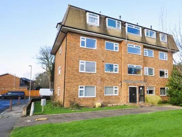 Rodney Close, London, KT3 5AA, United Kingdom | 2 bed apartment for rent #138850143 | Rentberry