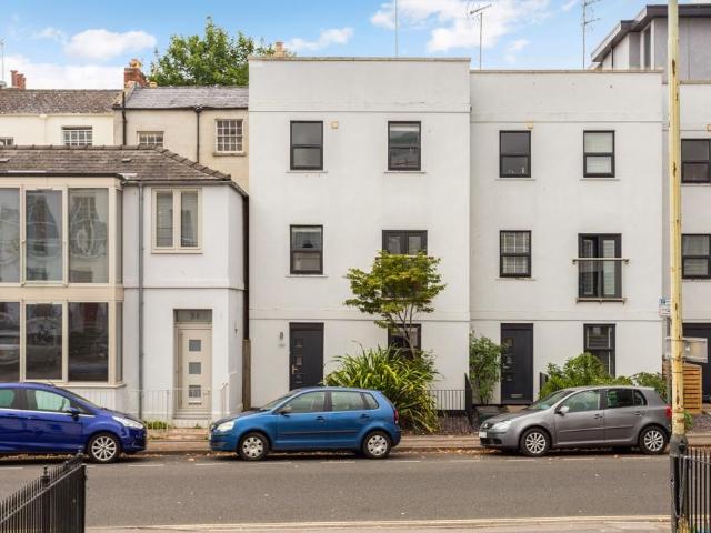 Rodney Road Cheltenham GL50 4 bed end of terrace house to rent £2,750 pcm £635 pw