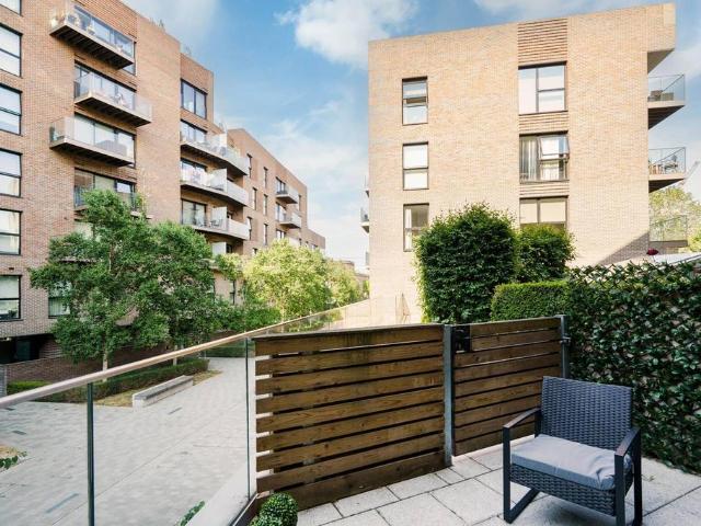 Rodney Road, Elephant and Castle. 3 bed flat to rent £5,000 pcm £1,154 pw