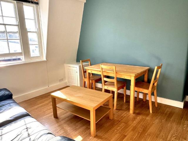 Rodney Road, London SE17 2 bed flat to rent £2,350 pcm £542 pw