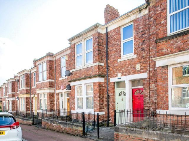 Rodsley Avenue, Gateshead, Tyne And Wear NE8, 2 bed flat to rent, £700 pcm | PrimeLocation