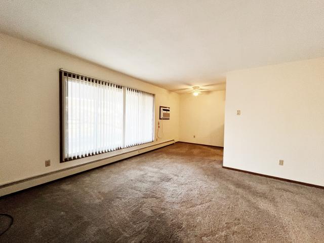 Roe Crest Apartments