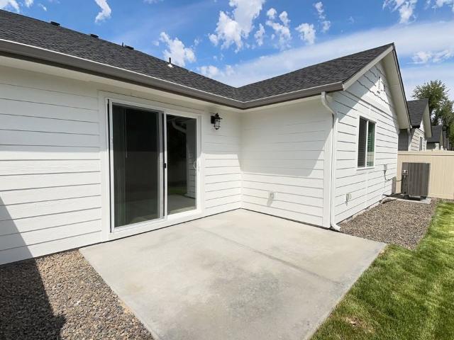 Roe Street Townhomes 3 Bedroom Home for Rent at 6077 N Tarako Ave, Boise City, ID 83714 Northwest Boise City