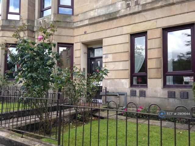 Roebank Street, Glasgow, G31 3 bed flat to rent £1,195 pcm £276 pw