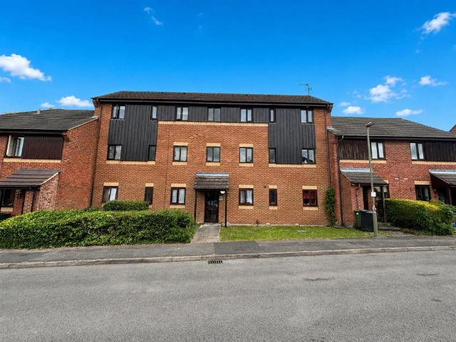 Roebuck Court, Didcot OX11 1 bed flat to rent £1,050 pcm £242 pw