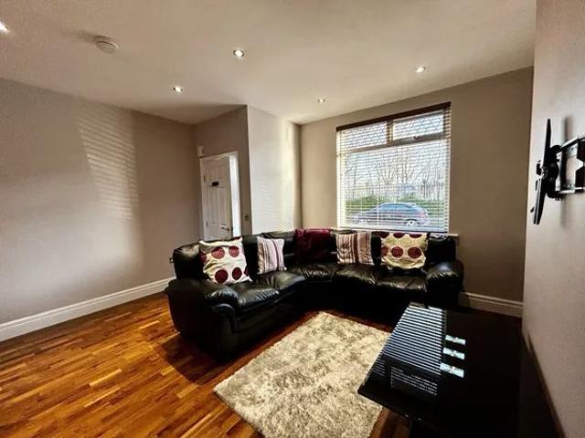 Roebuck Street, Ashton