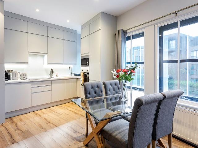 Roehampton Lane SW15, 1 bed flat to rent, £1,800 pcm | PrimeLocation