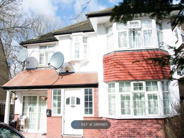 Roehampton Vale, London SW15, Room to rent, £800 pcm | PrimeLocation