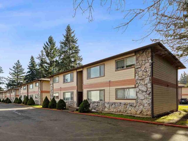 Rogers Plaza 2 Bedroom Apartment for Rent at 615 Se 187th Ave, Gresham, OR 97233 Rockwood