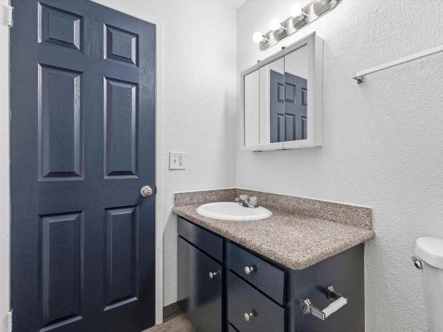 Rogers Plaza 2 Bedroom Apartment for Rent at 615 Se 187th Ave, Gresham, OR 97233 Rockwood