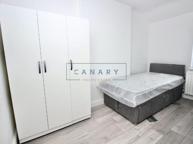 Rogers Road, Tooting, London SW17, Room to rent, £650 pcm | PrimeLocation
