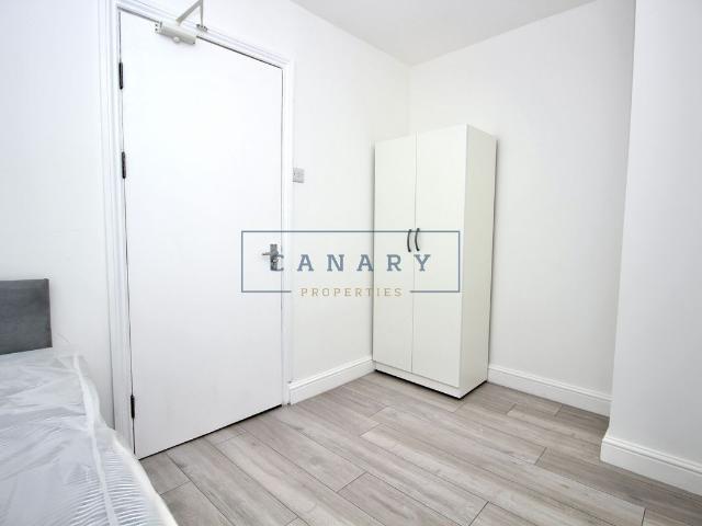 Rogers Road, Tooting, London SW17, Room to rent, £700 pcm | PrimeLocation