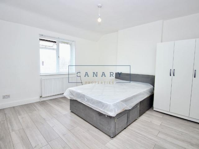 Rogers Road, Tooting, London SW17, Room to rent, £825 pcm | PrimeLocation