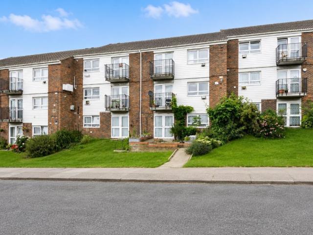 Rogers Walk, Finchley, London N12, 2 bed flat to rent, £1,950 pcm | PrimeLocation