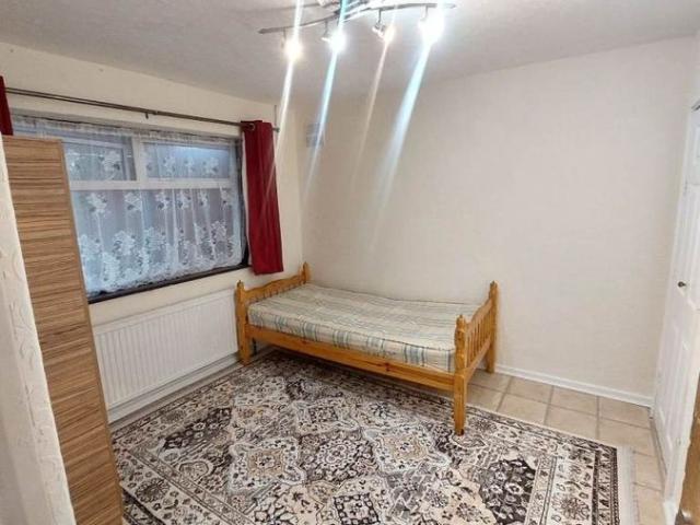 Rokeby Street, London E15, Room to rent, £800 pcm | PrimeLocation