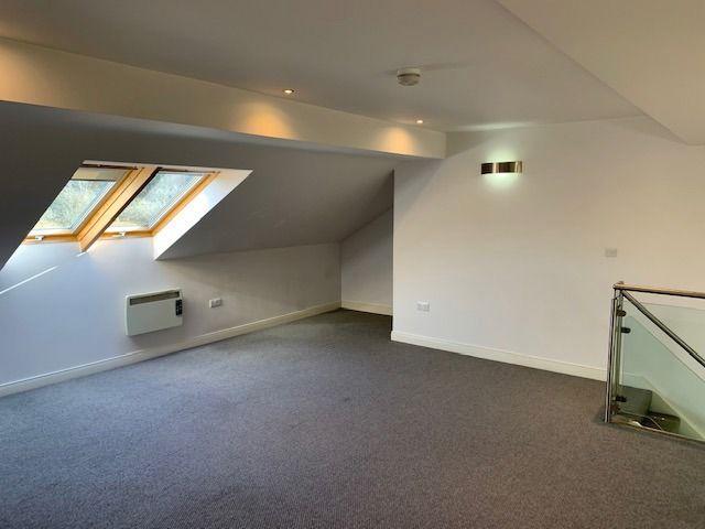 Roker Lane, Pudsey LS28, 2 bed flat to rent, £915 pcm | PrimeLocation