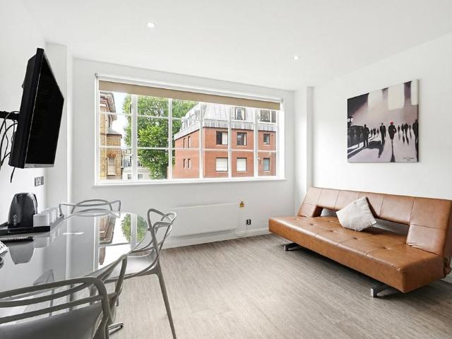 Roland Gardens, South Kensington, London 2 bed flat to rent £4,333 pcm £1,000 pw