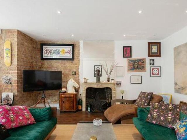 Roland Gardens, South Kensington, 3 Bedroom Apartment