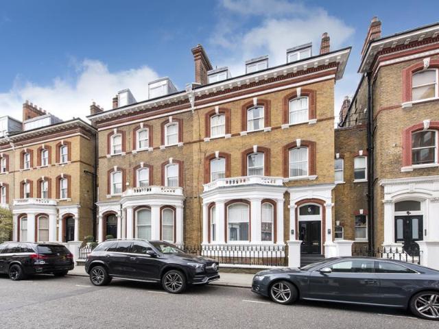 ROLAND GDNS, SOUTH KENSINGTON, SW7 1 bed flat to rent £3,250 pcm £750 pw