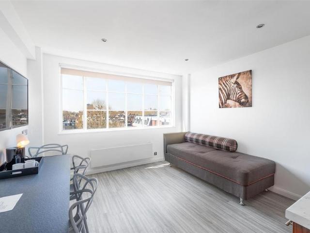 ROLAND HOUSE, ROLAND GARDENS, London. 2 bed flat to rent £6,673 pcm £1,540 pw