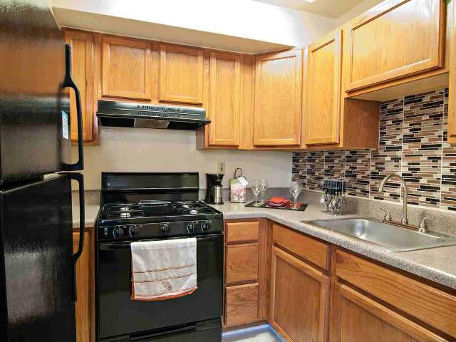 Roland Ridge 2 Bedroom Apartment for Rent at 4412 Laplata Ave, Baltimore, MD 21211 Medfield