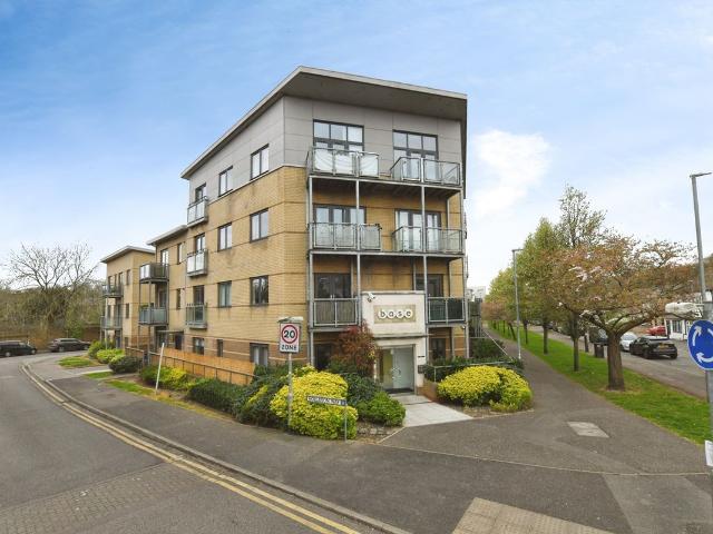 Rollason Way, Brentwood CM14, 1 bed flat to rent, £1,300 pcm | PrimeLocation
