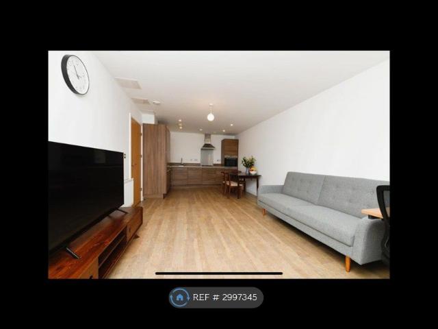 Rollason Way, Brentwood CM14, 2 bed flat to rent, £1,650 pcm | PrimeLocation