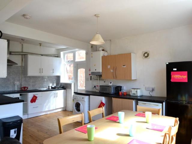 Rolleston Drive, Nottingham NG7 5 bed detached house to rent £1,950 pcm £450 pw