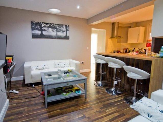 Rolleston Drive, Nottingham NG7, 6 bed shared accommodation to rent, £628 pppm | PrimeLocation