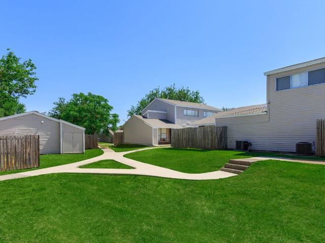 Rolling Meadows 3 Bedroom Apartment for Rent at 1236 Dickens Ct, Arlington, TX 76015
