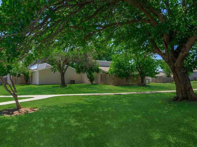 Rolling Meadows 3 Bedroom Apartment for Rent at 1236 Dickens Ct, Arlington, TX 76015