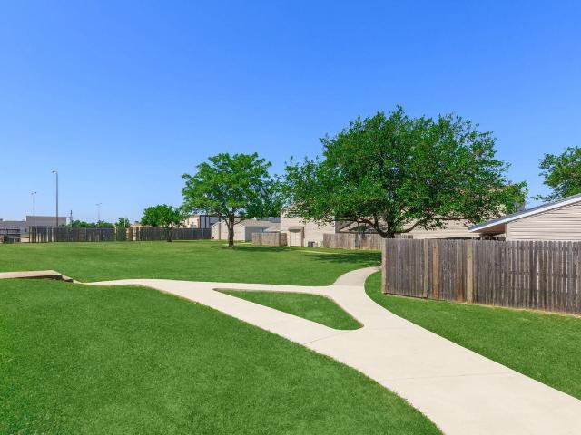 Rolling Meadows 3 Bedroom Apartment for Rent at 1236 Dickens Ct, Arlington, TX 76015