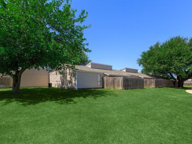 Rolling Meadows 3 Bedroom Apartment for Rent at 1236 Dickens Ct, Arlington, TX 76015