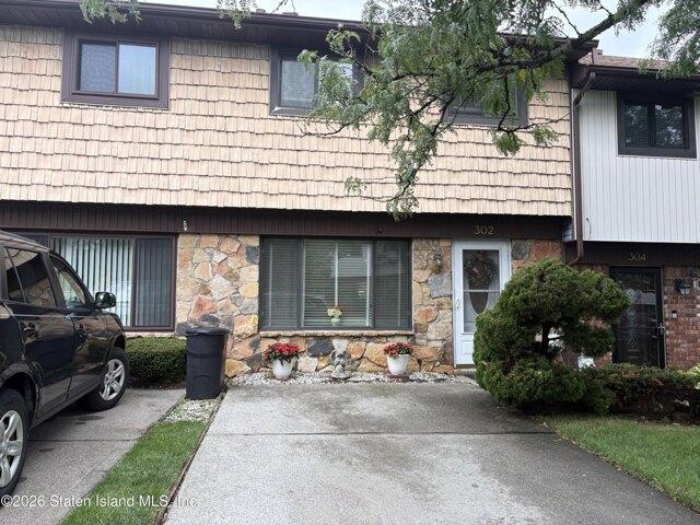 Rolling Hill Grn, Staten Island, Condo For Sale