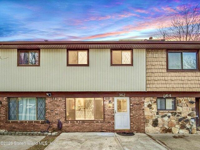 Rolling Hill Grn, Staten Island, Home For Sale