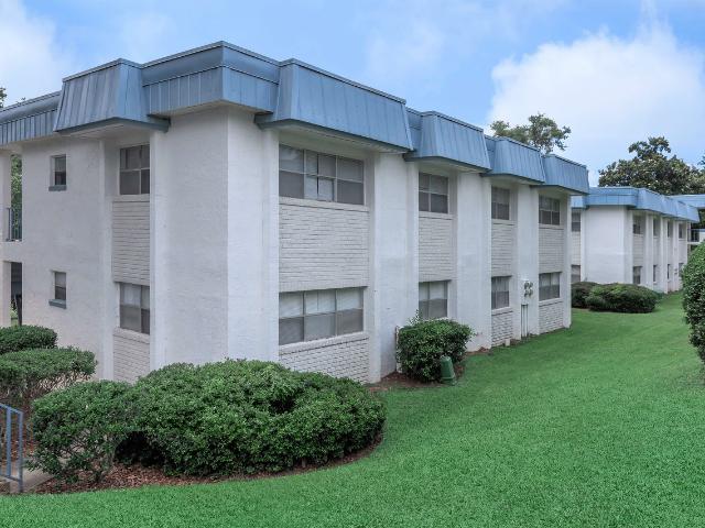 Rolling Hills Apartments 3 Bedroom Apartment for Rent at 280 John Knox Rd, Tallahassee, FL 32303