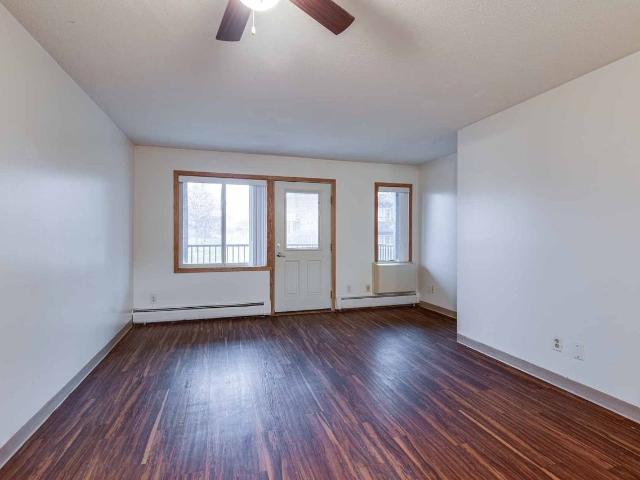 Rolling Hills Apartments 1 Bedroom Apartment for Rent at 1332 Mississippi St, St. Paul, MN 55130 Payne Phalen
