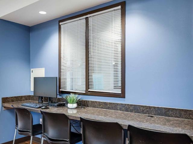 Rolling Hills Apartments 2 Bedroom Apartment for Rent at 1332 Mississippi St, St. Paul, MN 55130 Payne Phalen