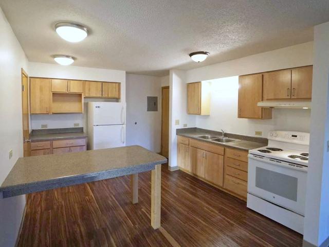 Rolling Hills Apartments 2 Bedroom Apartment for Rent at 1332 Mississippi St, St. Paul, MN 55130 Payne Phalen